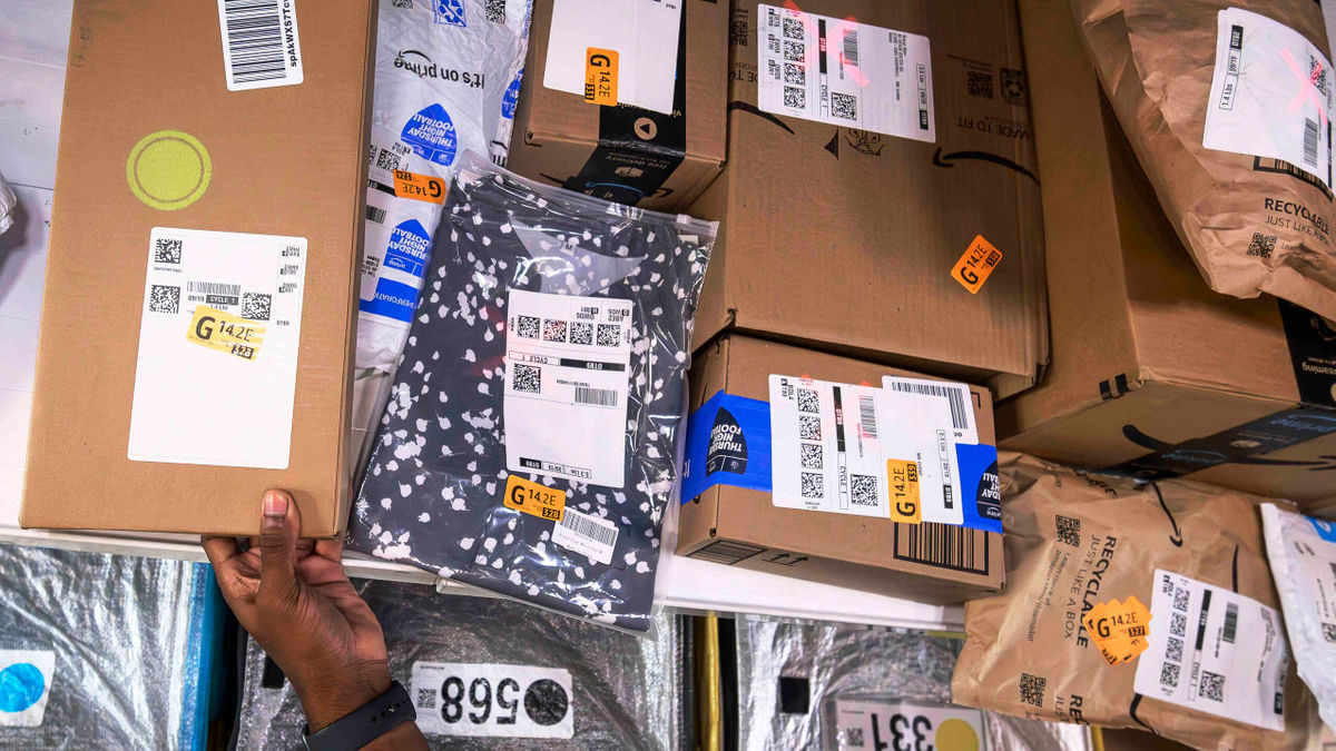 Amazon to introduce AI tool 'Vision-Assisted Package Retrieval' to ...