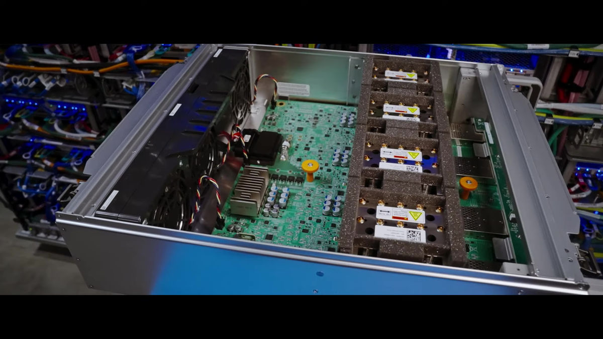 GoogleのAI処理チップ「Trillium」がGoogle Cloud経由で利用可能に、旧世代TPUと比べて4倍の学習性能を発揮 ...