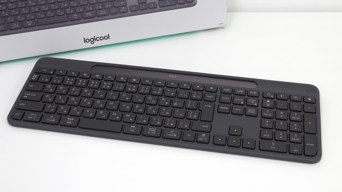 ソーラーパネル充電で半永久的に使えるロジクール製キーボード「Signature Slim Solar＋(K980)」レビュー - GIGAZINE